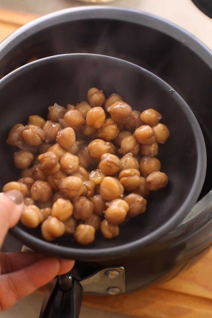 Pindi Chana (Tea flavored Chickpea Curry) - Sinfully Spicy