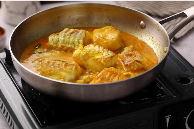 Indian Style Cod Curry (With Mustard Sauce) - Sinfully Spicy