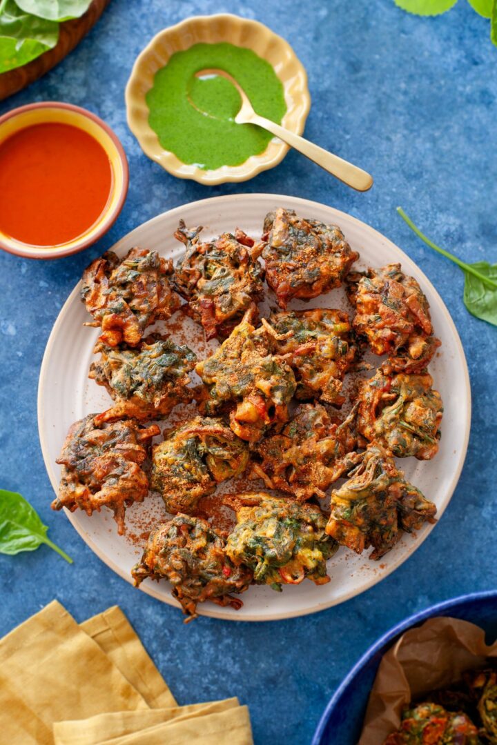 Crispy Spinach Pakora (no aloo, airfryer option) - Sinfully Spicy