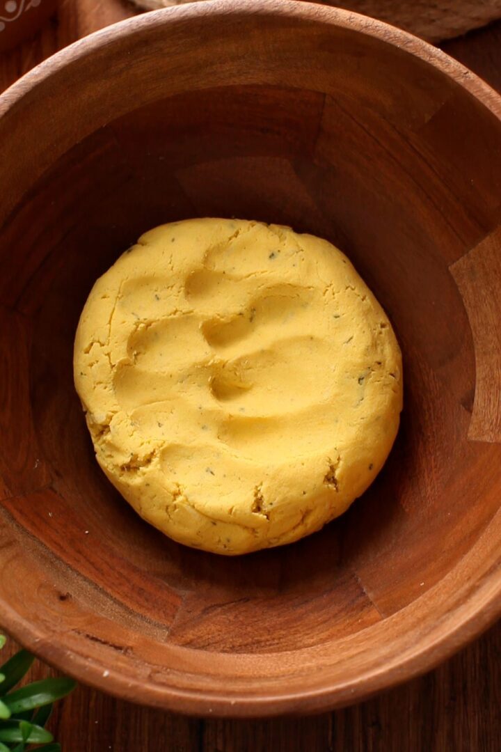 Soft Makki Ki Roti With Radish (Indian Corn meal Flatbread) - Sinfully ...